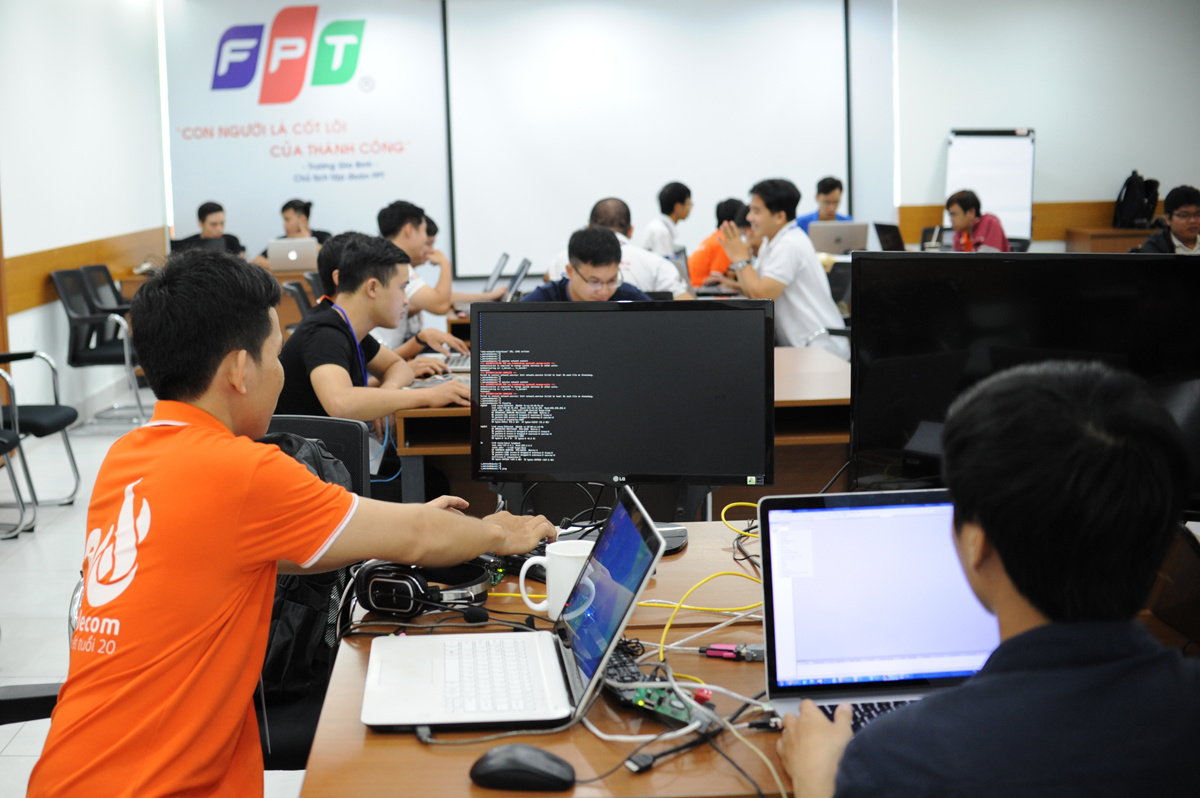 Lập trình viên FPT bắt đầu tranh tài Hackathon