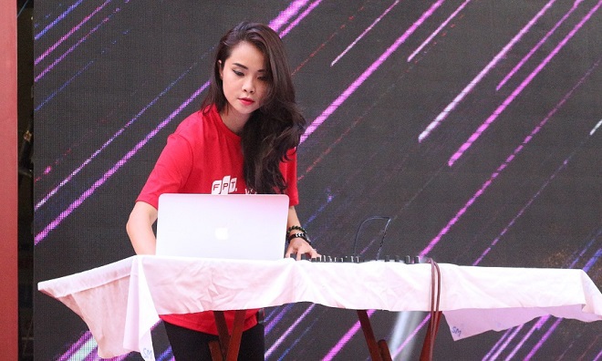 DJ Mya chơi nhạc máu lửa cổ vũ đội tuyển U20 Việt Nam