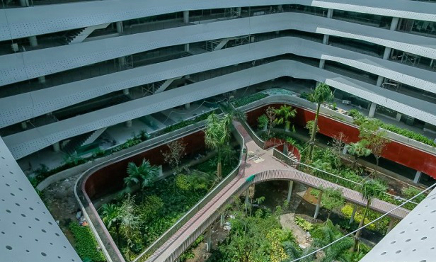 F-Town 3 'gấp rút' trước ngày khánh thành