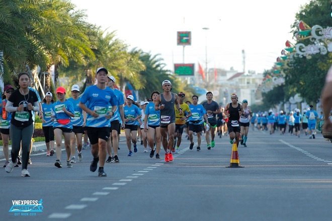 VnExpress Marathon Huế dời ngày tổ chức