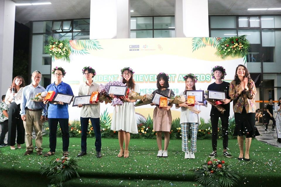 ĐH FPT Hà Nội lập kỷ lục tôn vinh 6 Cóc Vàng