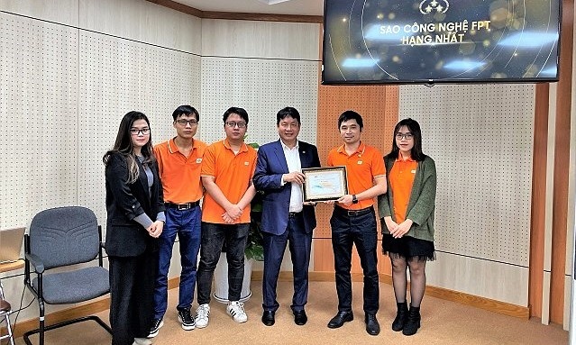 AkaBot nhận Sao Công nghệ FPT hạng Nhất