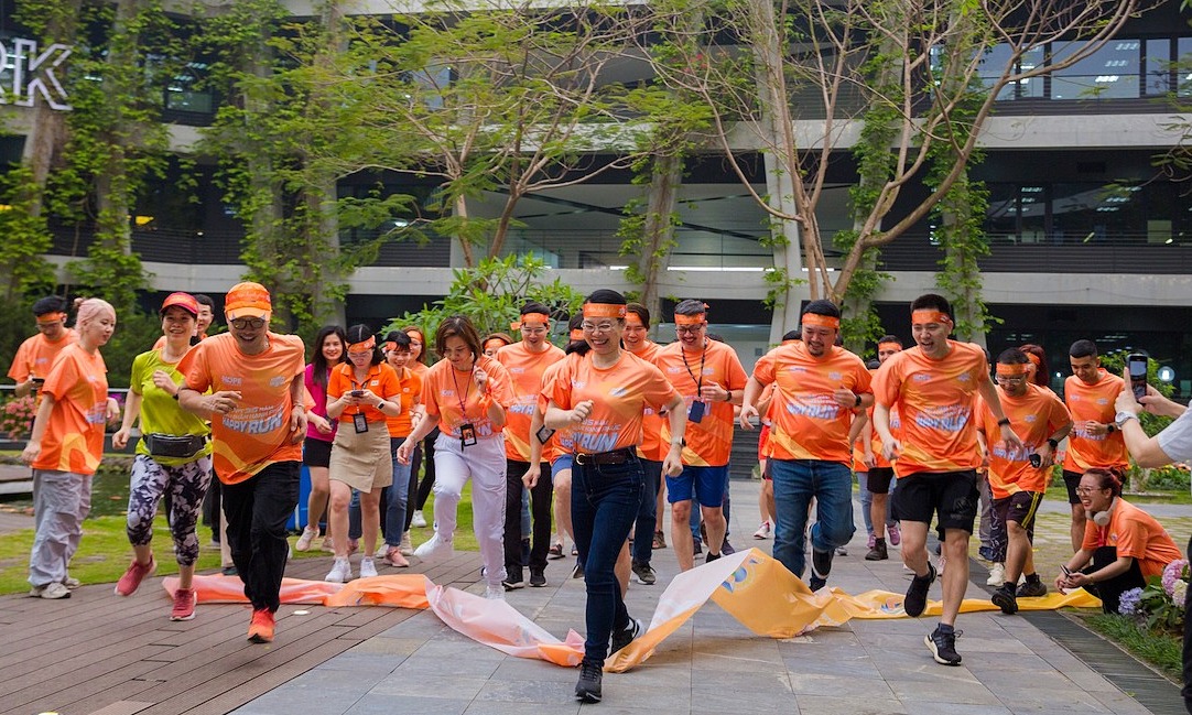 Lãnh đạo FPT Software hoà chung không khí Happy Run