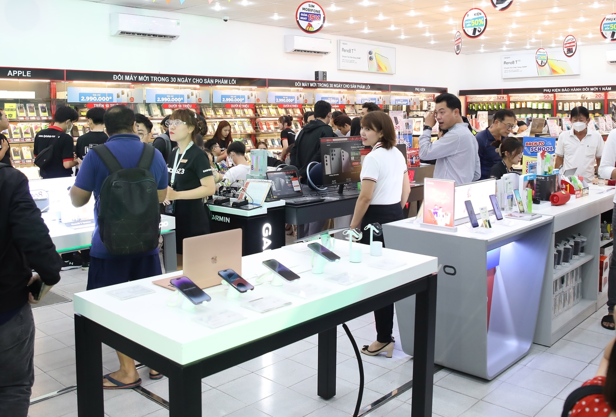 FPT Shop tuyên bố livestream liên tục 15 tiếng mở bán online iPhone 15 ...